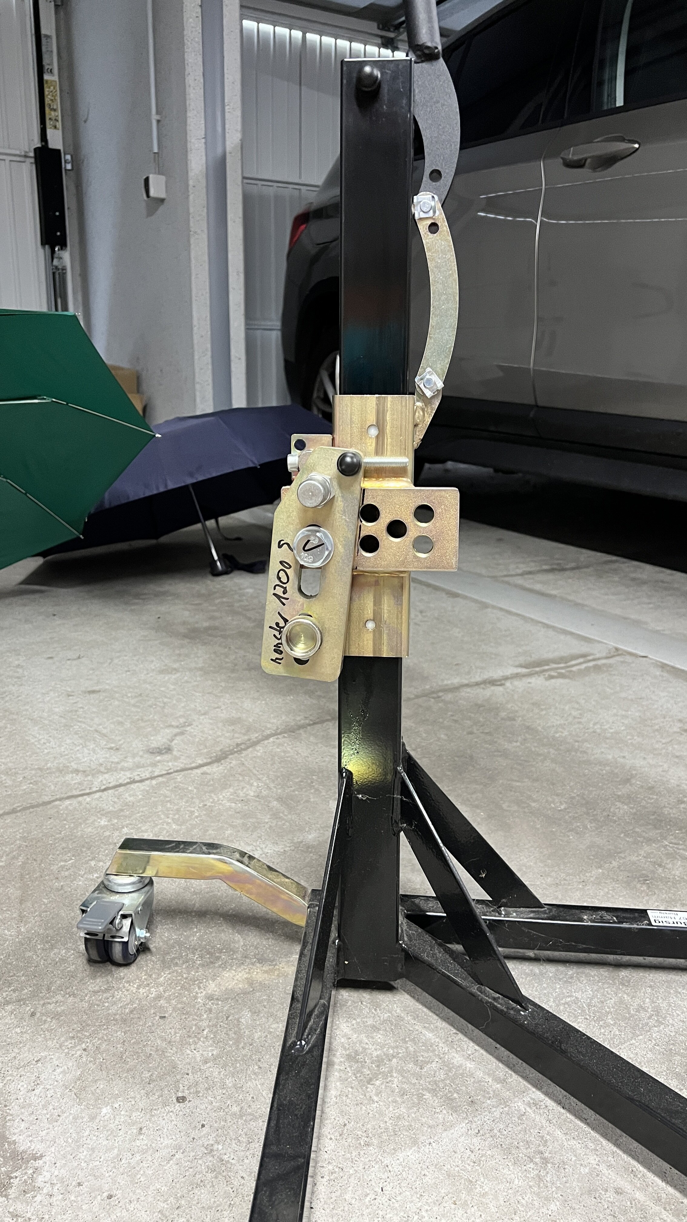 Bursig Adapterplatte Monster 1200/ 1200 S und Aufnahmehülsen - Biete ...